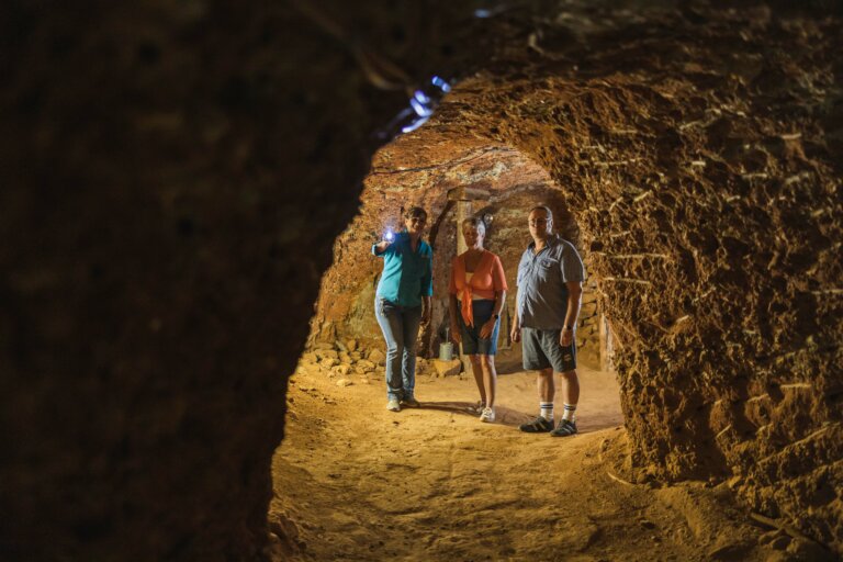 48 hours in Emerald and the Sapphire Gemfields for treasure seekers ...