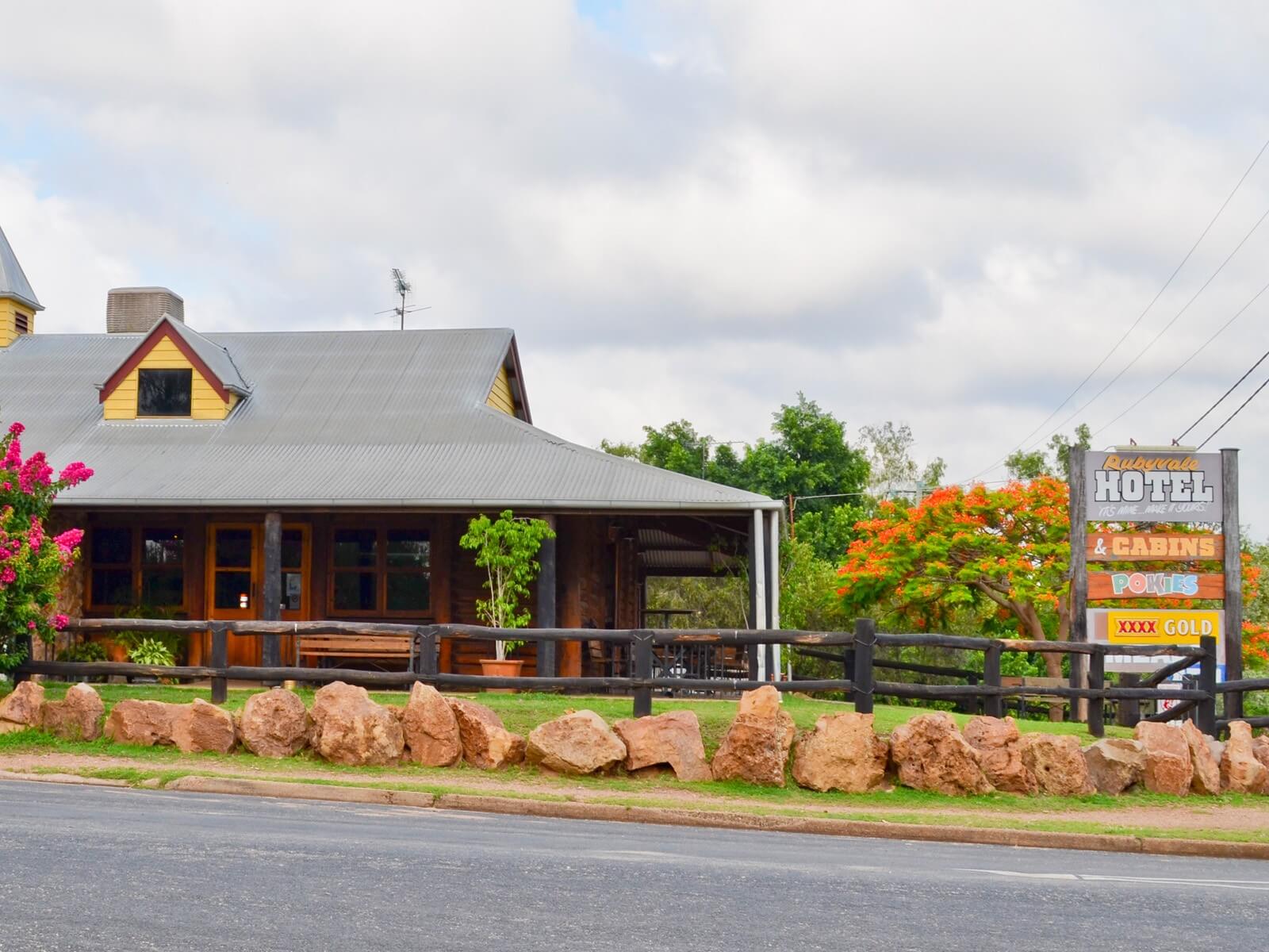 48 hours in Emerald and the Sapphire Gemfields for treasure seekers ...